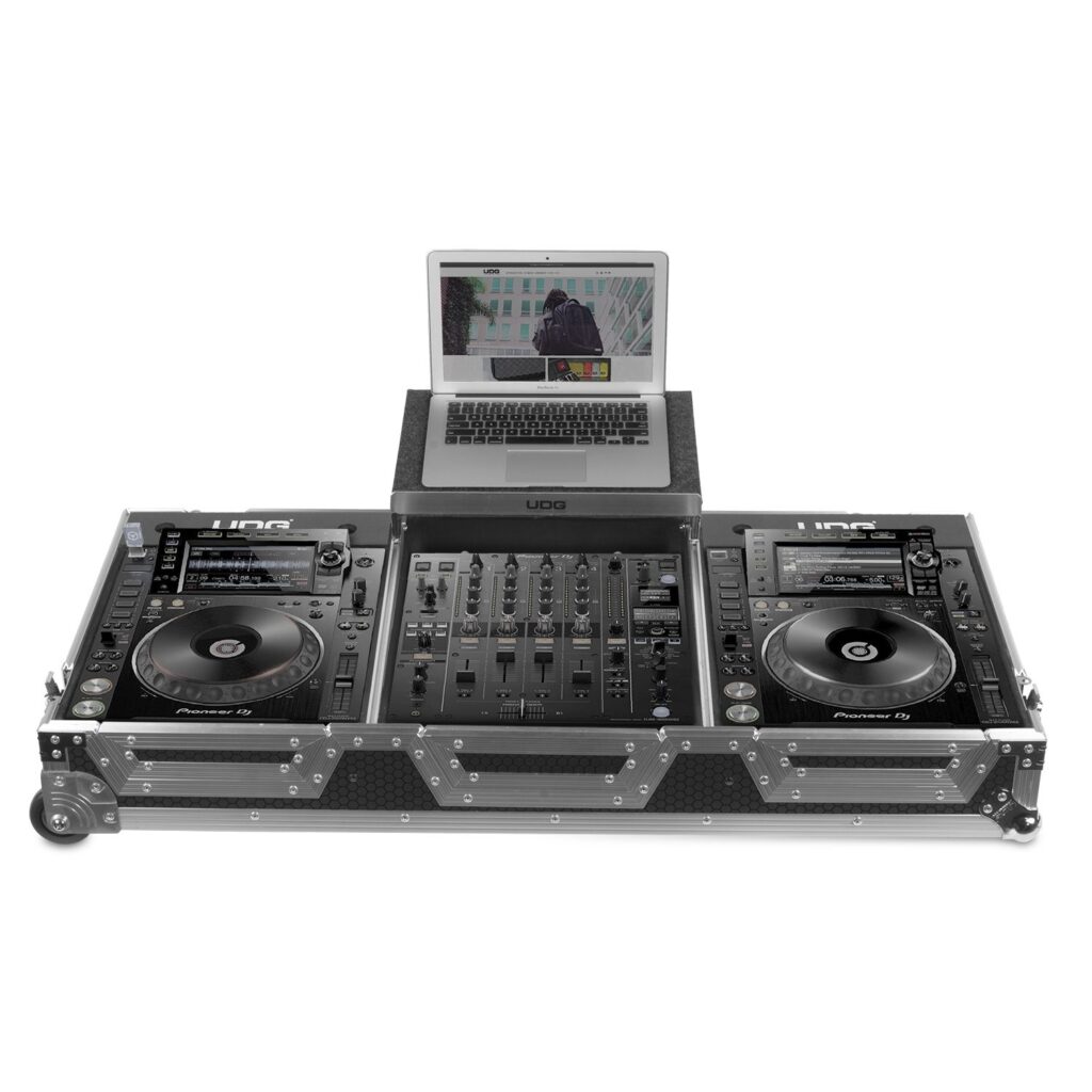 UDG Ultimate Flight Case Denon DJ SC LIVE 4 Black Plus (Wheels) - Shop ...